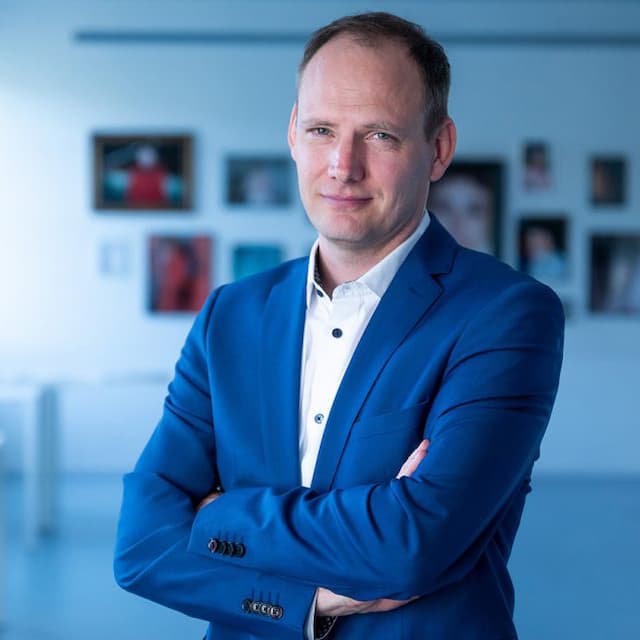 A legjobb magyar stand up humoristák - TOP24|24.hu