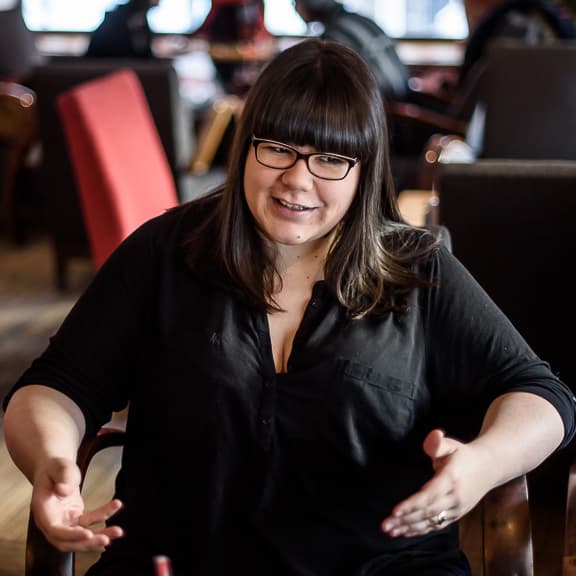 A legjobb magyar stand up humoristák - TOP24|24.hu