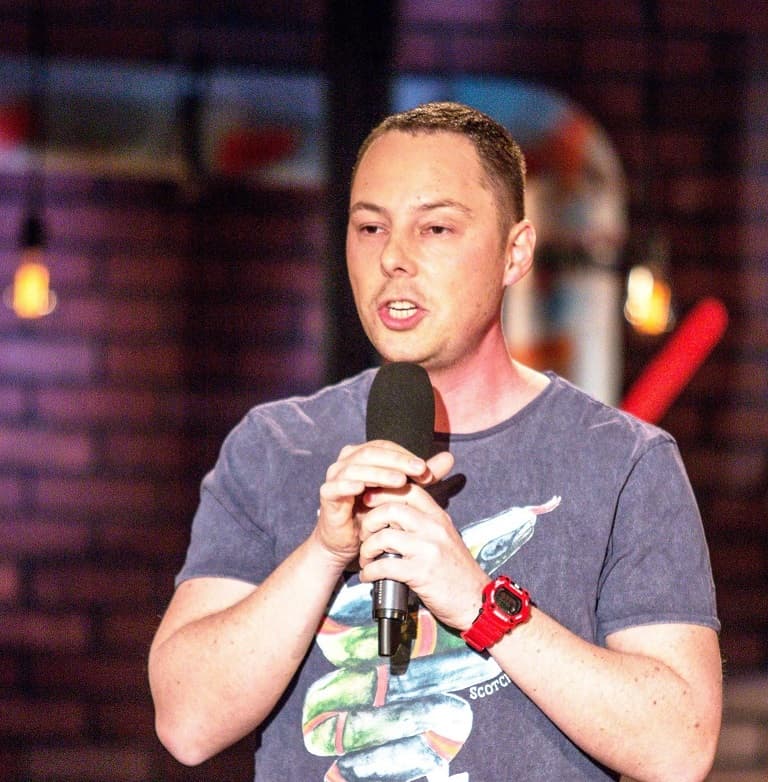 A legjobb magyar stand up humoristák - TOP24|24.hu